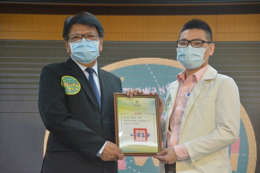 屏東can help！抗疫防護箱捐贈全國醫療院所│TVBS新聞網