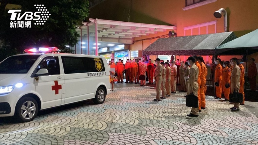 S-70C劉尚鈞殉職 同袍淚：你仍是迷倒女生的大仁哥│海軍│直升機│左營│TVBS新聞網