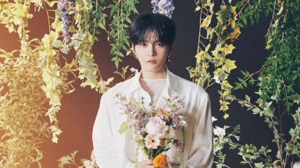 同梯不忍了！SUGA爆軍中教育狂睡+滑手機 害慘小組還不幫簽名│TVBS新聞網