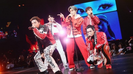 百萬網紅HOOK罕曬舊照！ 「長髮蘿莉」白洋裝超萌│TVBS新聞網