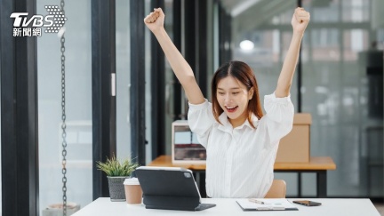 大披薩、5塊炸雞「特價199」！ 拿坡里年中慶超爽優惠登場│TVBS新聞網