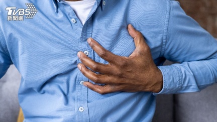 沒證照不能CPR？ 按壓位置正確可輔助急救│TVBS新聞網