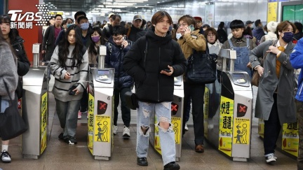 冬季風暴掃美中西部！ 芝加哥積雪近30cm 恐現冰雹、龍捲風│TVBS新聞網