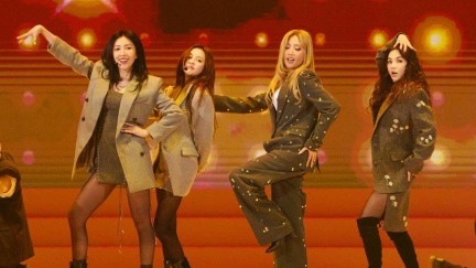 肉肉臉全消失！IVE Liz瘦出「芭比腿」 逆襲成顏值巔峰│TVBS新聞網