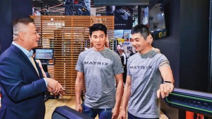 婚變疑雲再起！劉詩詩「拋股權」給吳奇隆 投資公司驚見大變動│TVBS新聞網