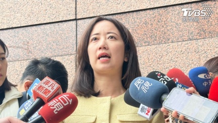 詹江村「跟拍」黃瓊慧批陰魂不散 民進黨：噁心違法的跟騷│TVBS新聞網