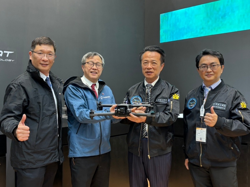 嘉義縣長翁章梁與臺灣卓越無人機海外商機聯盟 率領無人機業者參加德國XPONENTIAL無人載具展│TVBS新聞網