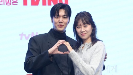 舊愛最難忘？GD突按讚水原希子韓服照 CP粉嗨喊：龍哥忘不掉！│TVBS新聞網