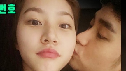 17歲具荷拉曾遭性侵男星騷擾 SJ藝聲「撕掉電話號碼」英雄救美│TVBS新聞網