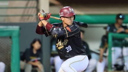 亞洲首位！兄弟象教練莎菈登MLB官網 獲點名「棒壇傑出女性」│TVBS新聞網