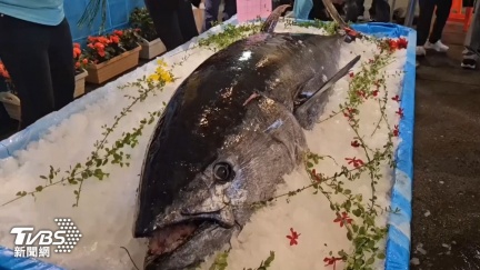 年輕男「3900萬」得標RM粉鑽錶 破「動產法拍」最高金額紀錄│TVBS新聞網