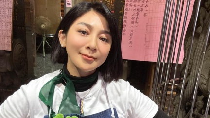 顏翎熹「419女神」火辣深V！顏值超頂輾壓 釣出本尊回應│TVBS新聞網