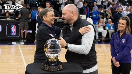 NBA季後賽／唐西奇37分扛不動！灰狼三分雨狂轟 湖人主場慘敗22分│TVBS新聞網