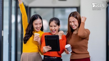 大披薩、5塊炸雞「特價199」！ 拿坡里年中慶超爽優惠登場│TVBS新聞網