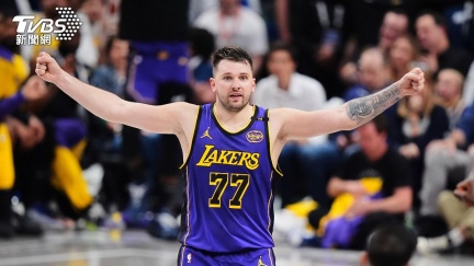 NBA季後賽／唐西奇37分扛不動！灰狼三分雨狂轟 湖人主場慘敗22分│TVBS新聞網
