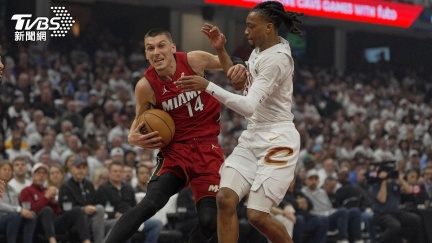 NBA季後賽／格林猛砍38分！8顆三分平隊史紀錄 火箭1：1勇士│TVBS新聞網