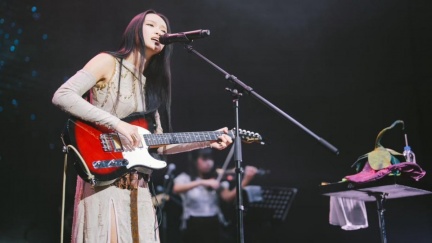 等70年！找到《異域》角色原型長眠地 YTR尋5000墳墓助圓夢│TVBS新聞網