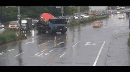 大雨釀禍！新北三峽山崩 北111縣道2.5K至3K中斷│TVBS新聞網