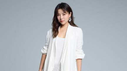 趙麗穎搏命練5公斤長槍 「360度空中特技」驚艷全場│TVBS新聞網