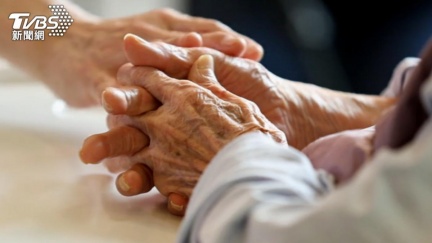 醫美「變臉女網紅」持毒 警搜扣16顆MDMA搖頭丸、大麻│TVBS新聞網