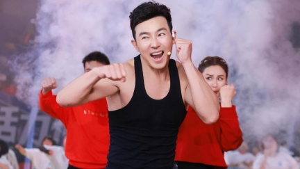 直擊／IVE美貌驚艷高雄700粉 兪眞小露肚皮現身、張員瑛超親切揮手│TVBS新聞網