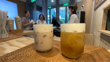 東京伊良可樂跨海登台！漢方糖漿調配 一天狂賣400杯│TVBS新聞網