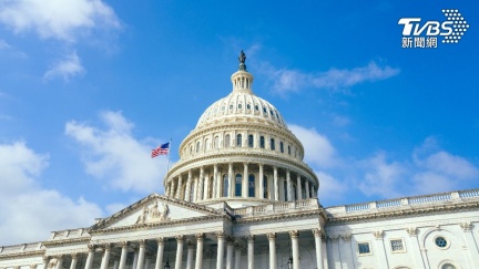 20歲男兩國邊界「抓漏洞自立國家」還發護照 吸400公民│TVBS新聞網