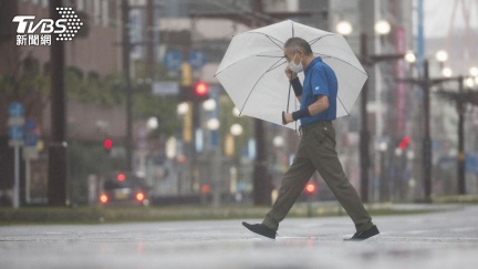 榻榻米一踩爆水！ 雨彈狂炸北九州 福岡降雨量412mm破紀錄│TVBS新聞網