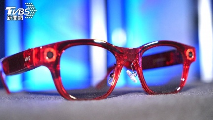 直擊／HTC最新AI眼鏡VIVE Eagle 內部零件拆解大公開│TVBS新聞網