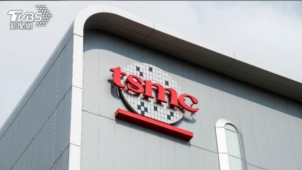 HTC AI眼鏡今開賣！預購超乎預期 視障顧客曝優點：降低閱讀難度│TVBS新聞網