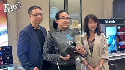 Meta新款智慧眼鏡登場 祖克柏展示即時翻譯、AI助理功能│TVBS新聞網