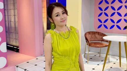 舒華現蹤信義區街頭！千人搶看盛況曝 再接ACON主持│TVBS新聞網