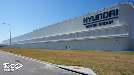 出動數百人、直升機盤旋！美現代汽車廠被ICE突襲 475員工遭拘留│TVBS新聞網