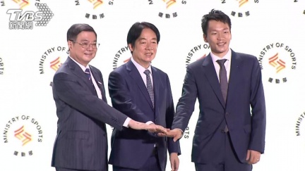 以身作則！李洋上任Day2「跑5km」網笑：門檻太高│TVBS新聞網