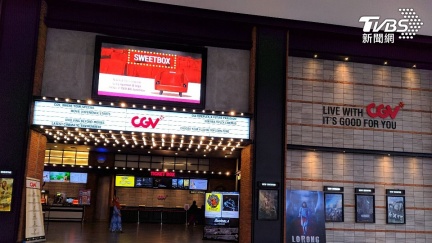 泰勒絲新專輯MV攻入電影院！首周末估票房媲美F1、上映日強碰這片│TVBS新聞網