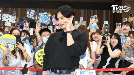 吳怡霈握60張兆豐金！曬股利通知書「進帳驚人」 秒下單iPhone 17│TVBS新聞網