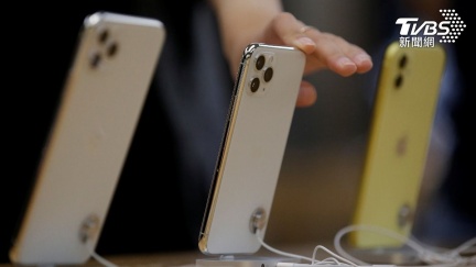 iPhone 17爆料總整理！Pro Max變厚、掛繩設計曝│TVBS新聞網