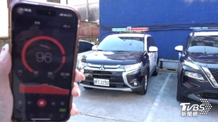 遠百A13手扶梯2樓鐵捲門突全關 女嚇：逾10分鐘│TVBS新聞網