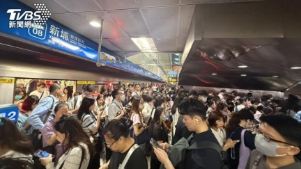 泰勒絲新專輯MV攻入電影院！首周末估票房媲美F1、上映日強碰這片│TVBS新聞網