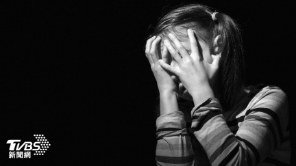 國小女師昏倒被舌吻？桃園保全CPR挨告猥褻 獲判無罪原因曝│TVBS新聞網