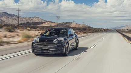 鴻海要當台灣特斯拉？Model B傳以自有品牌「Foxtron Bria」上市│TVBS新聞網