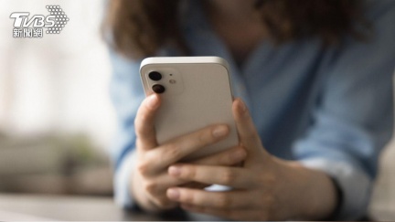 蘋果2026大規模升級？爆料：iPhone 18大改版、摺疊測試全螢幕│TVBS新聞網