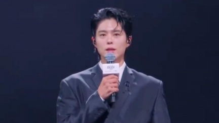 MAMA／〈APT.〉奪年度歌曲惹議！Rosé沒到場還打敗〈Golden〉│TVBS新聞網