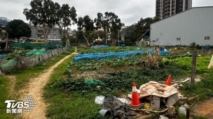 法拉利時速200撞成廢鐵 駕駛控煞車問題求償2500萬│TVBS新聞網