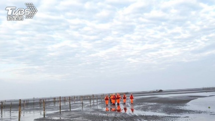 法拉利時速200撞成廢鐵 駕駛控煞車問題求償2500萬│TVBS新聞網