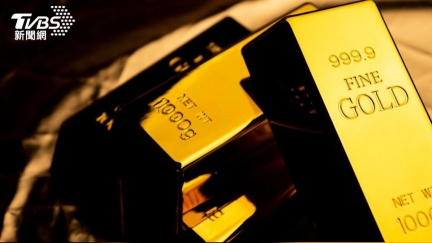 年輕「老闆」狂掃逾3100萬黃金 店員報警抓到電詐犯│TVBS新聞網