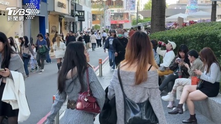 都LOGO！手搖品牌「UG」送花、飲料哀悼 網轟：廣告過頭│TVBS新聞網