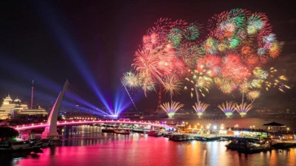 台北101光雕秀向「隱形英雄」致敬！玩具總動員連5晚登場│TVBS新聞網