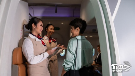 搭機注意！空服員示警「別碰含糖飲品」 恐更渴更累│TVBS新聞網