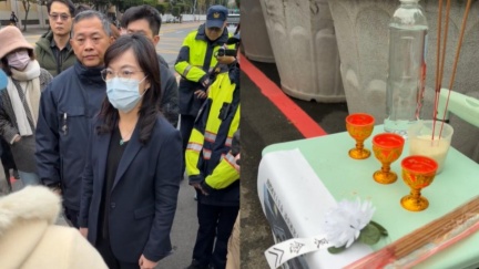 一家三口12年跌倒數百次！他詐保2800萬擁260條金條、7套房│TVBS新聞網